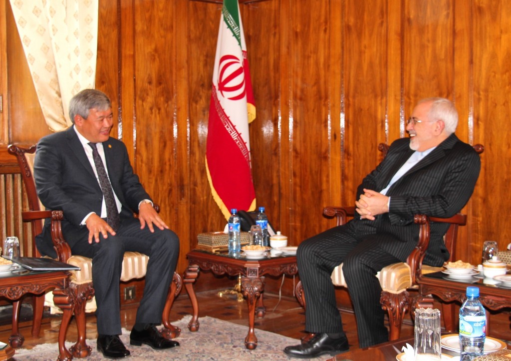 FDFM Zhoshybayev with Iranian FM 101115 - The Astana Times