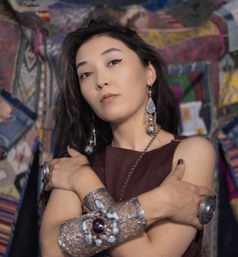 Women of Kazakhstan Virtual Museum Celebrates Overlooked Kazakh Women ...