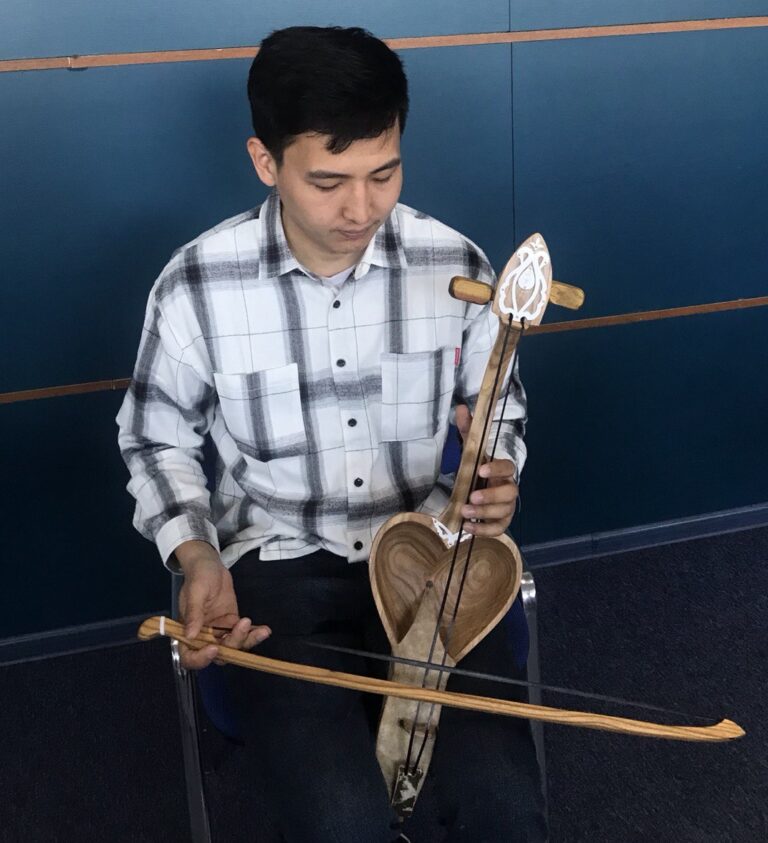 Kazakh Folk Instruments Combine Centuries-Long History, Modern ...