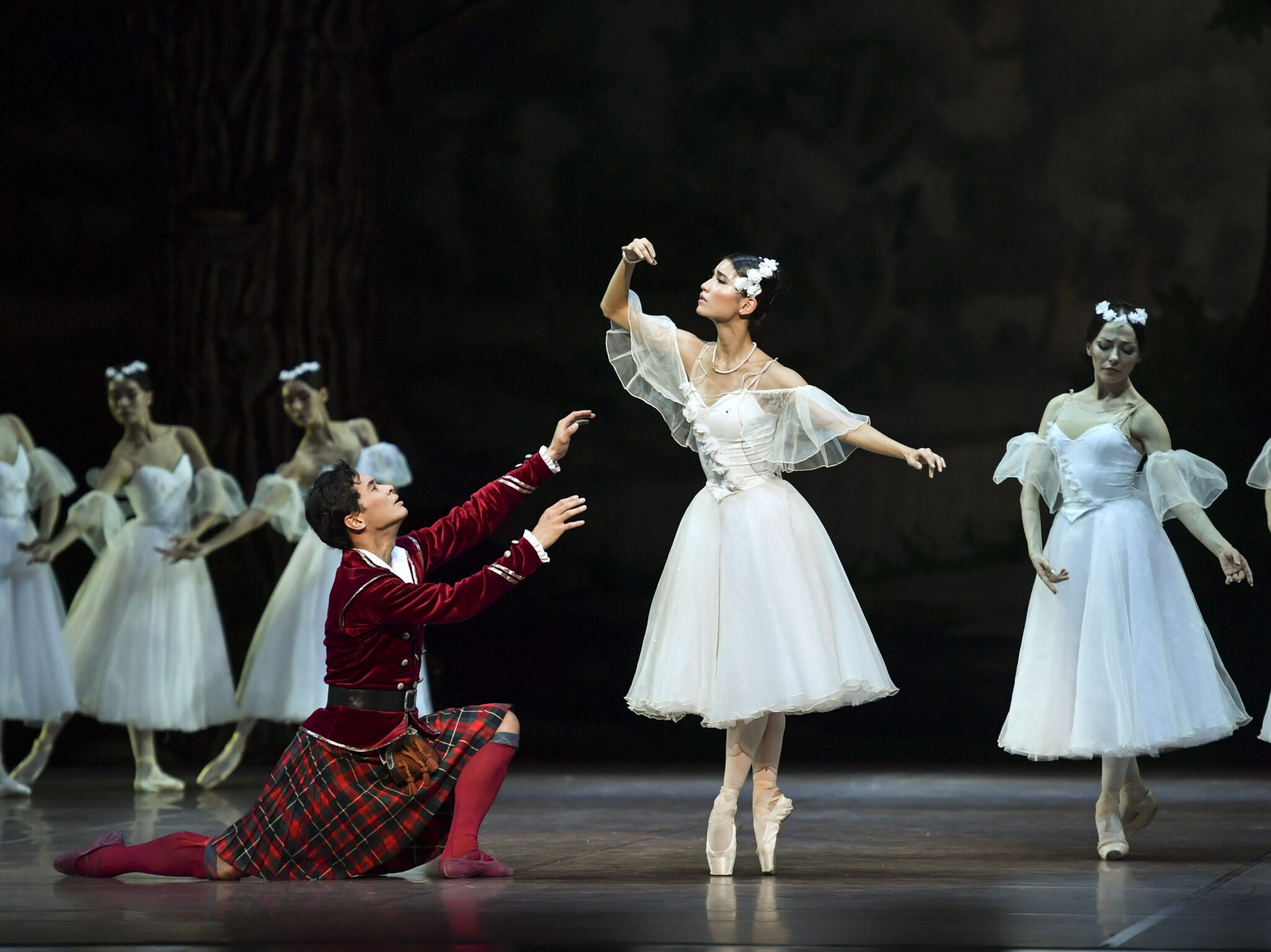 Fairies in White Dresses Steal Spotlight at ‘La Sylphide’ Premiere in ...