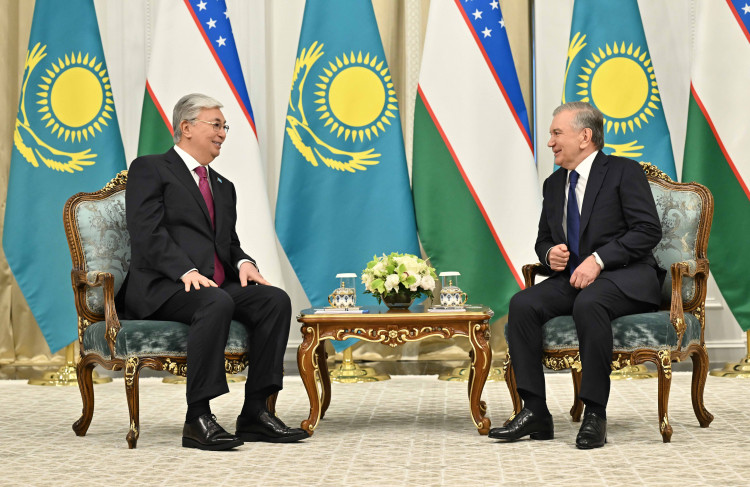 President Tokayev Meets President Mirziyoyev Ahead of Central Asia-EU ...